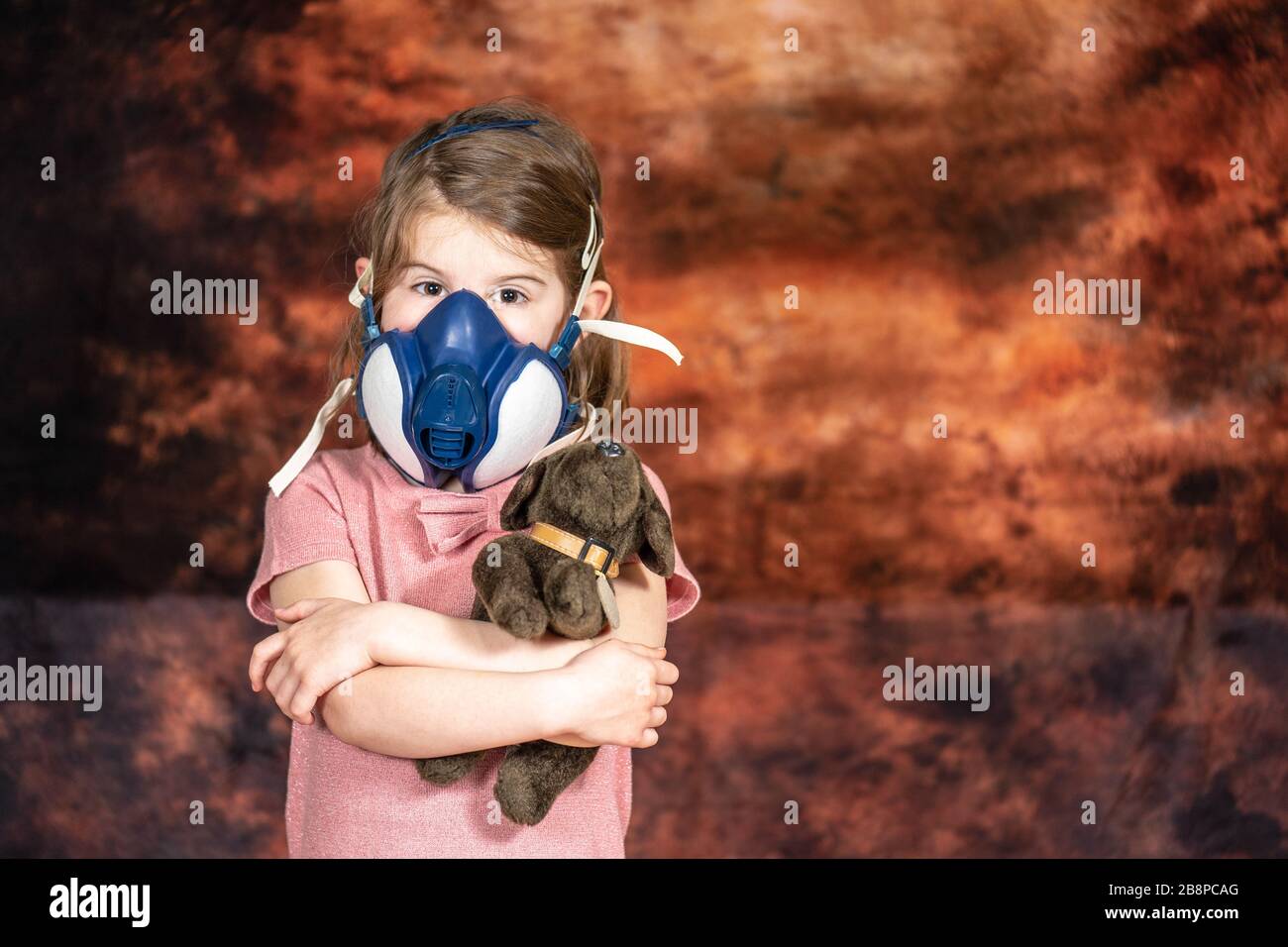 Coronovirus Quarantine, Stay Home Concept. Covid-19 pandemic. Little ...