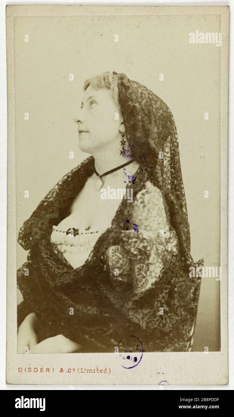 Portrait of Miss Mortimer, actress. Portrait de Miss Mortimer, actrice ...