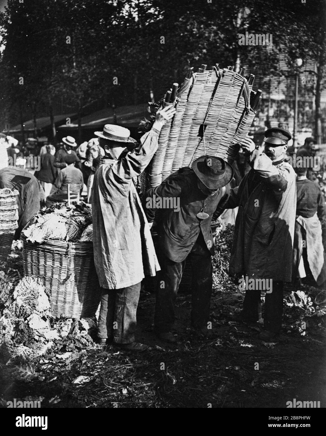 Les carriers Black and White Stock Photos & Images - Alamy