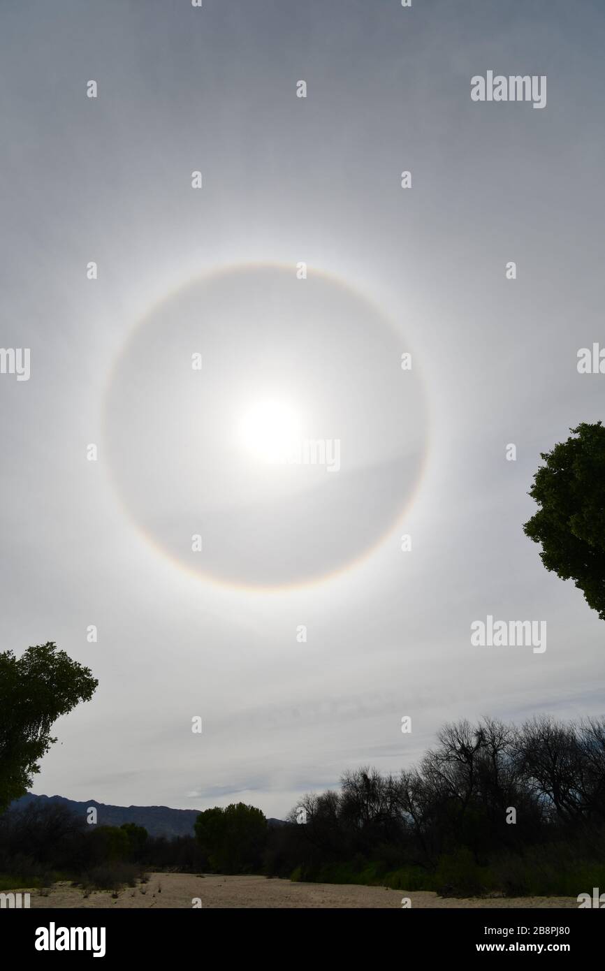 Circle around the sun Stock Photo - Alamy