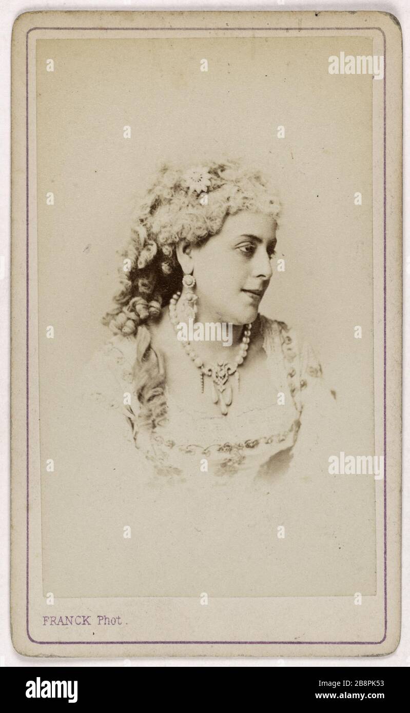 Portrait of Rose Gabrielle (actress) Portrait de Rose Gabrielle ...