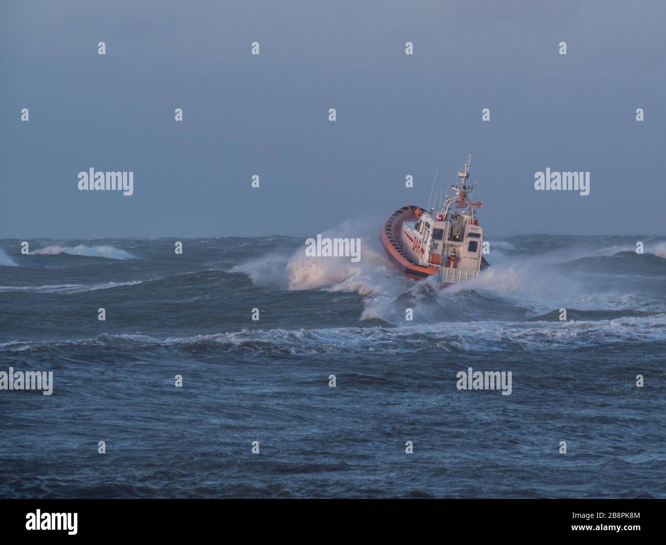 Boat big waves hi-res stock photography and images - Alamy