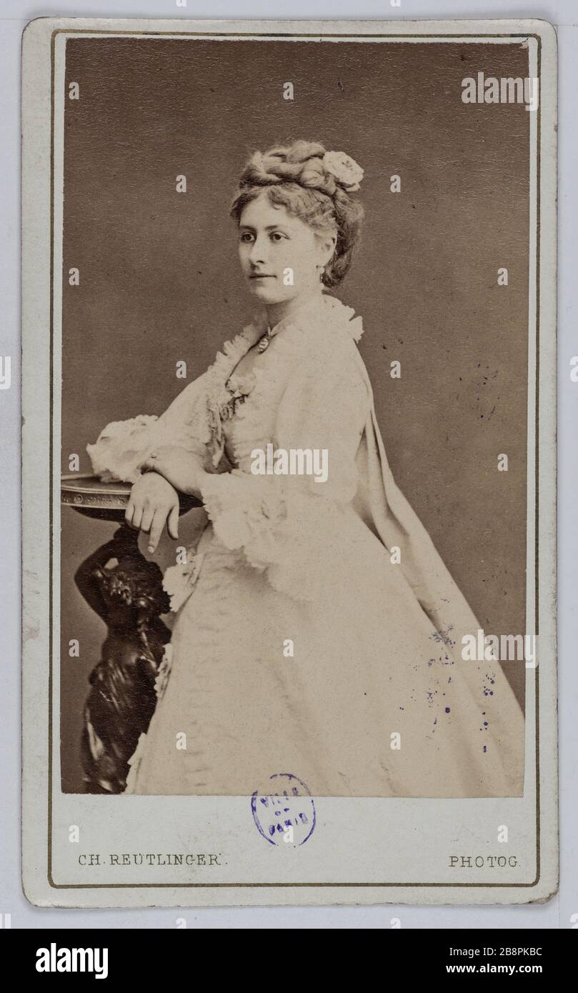 Portrait Riel actress at the Vaudeville Theater in 1869-1870. Portrait ...