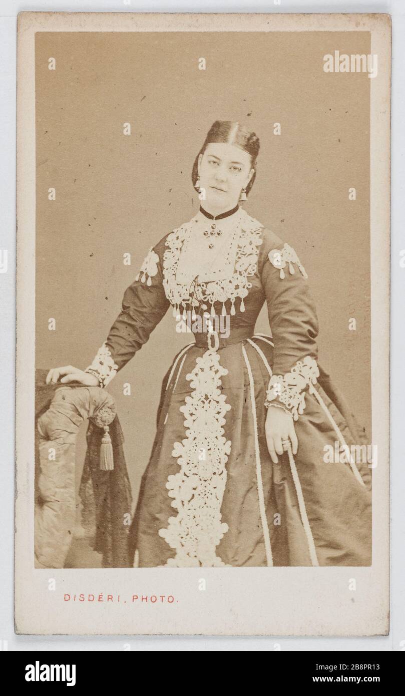 Portrait of Lady Tempest, actress. Portrait de Lady Tempest, actrice ...