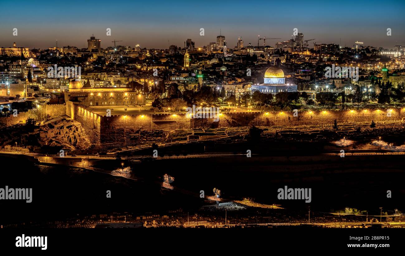 Skyline jerusalem night hi-res stock photography and images - Alamy