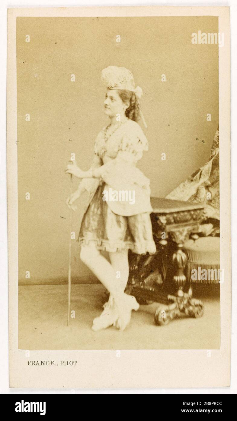 Portrait of Alice Theric, actress Portrait d'Alice Theric, actrice ...