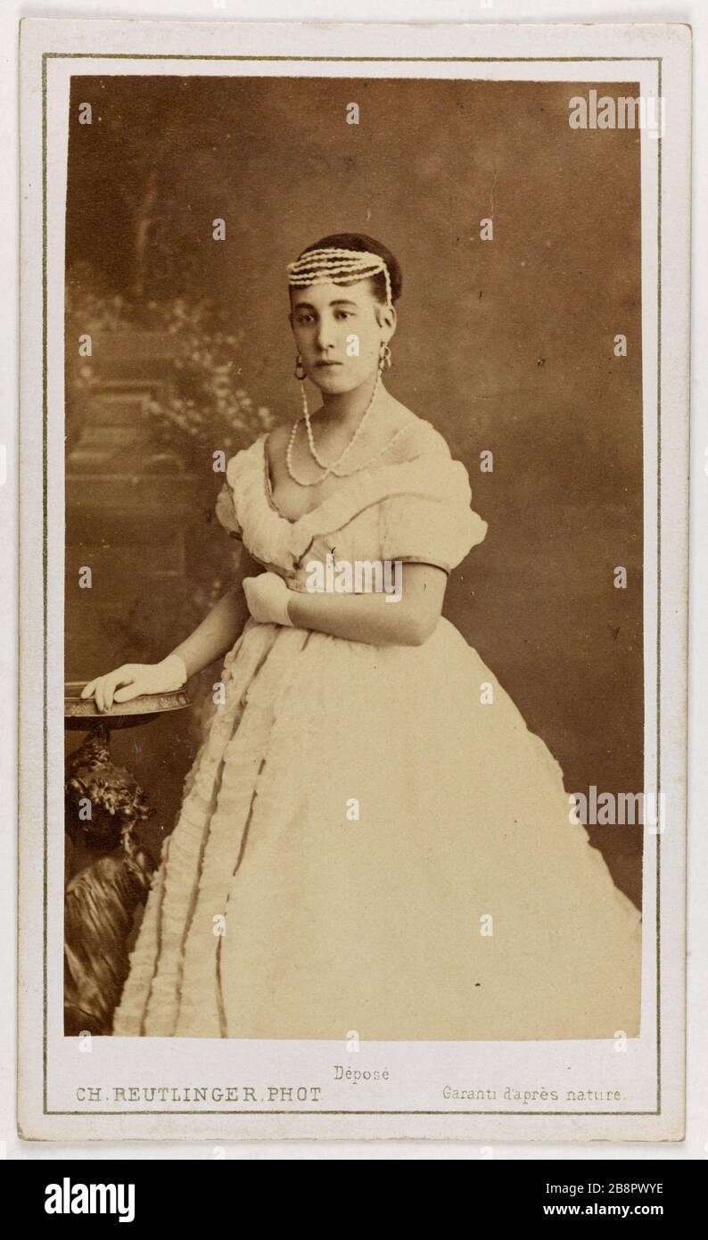 Portrait of Mrs. Valentine, actress Portrait de Mme Valentine, actrice ...