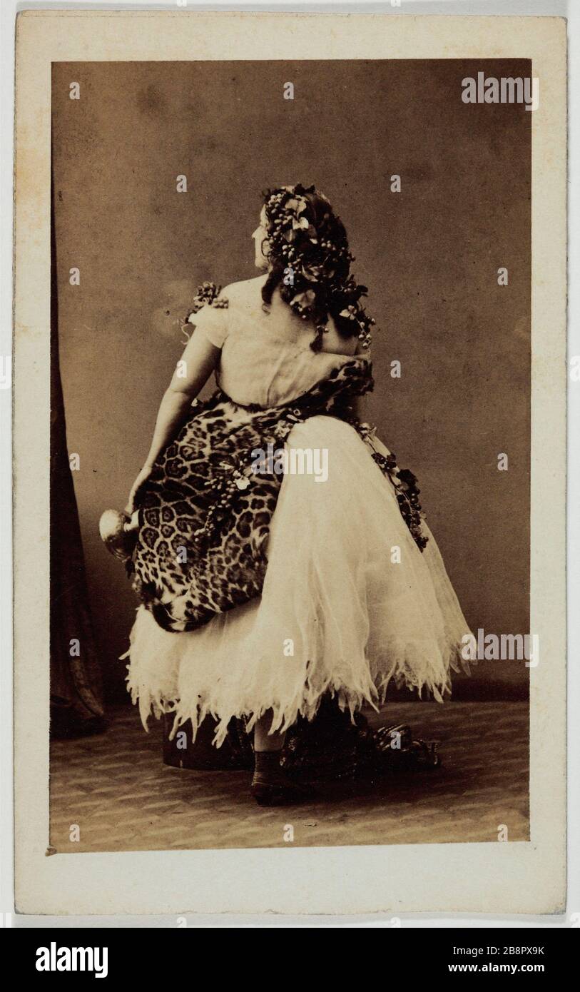 Portrait of Abingdon, Louise, Charlotte (Abingdon - Legaigneur) (actress) Disdéri. Portrait de ...