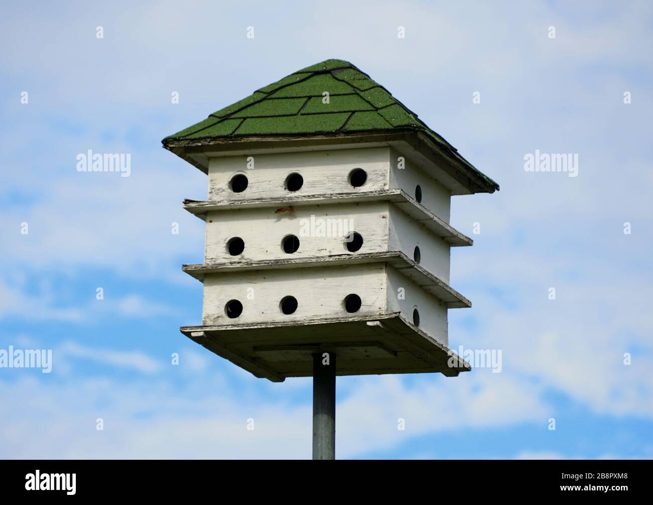 Three tier roof hi-res stock photography and images - Alamy
