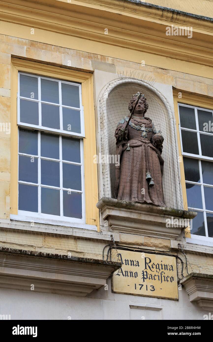Anna Regina Statue on High Street, Winchester, Hampshire, England ...