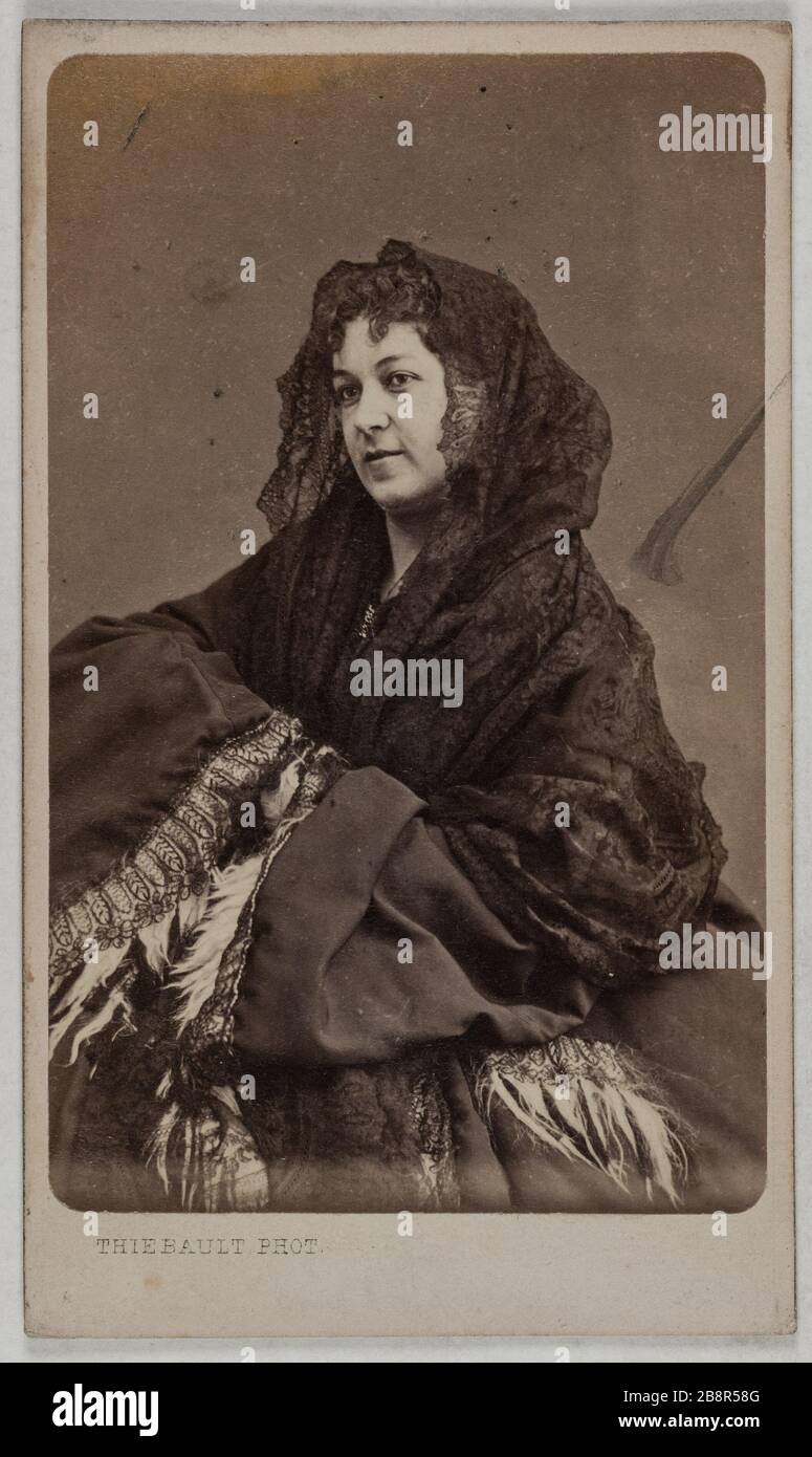 Portrait of Doley (actress) Portrait de Doley, actrice. Photographie de ...