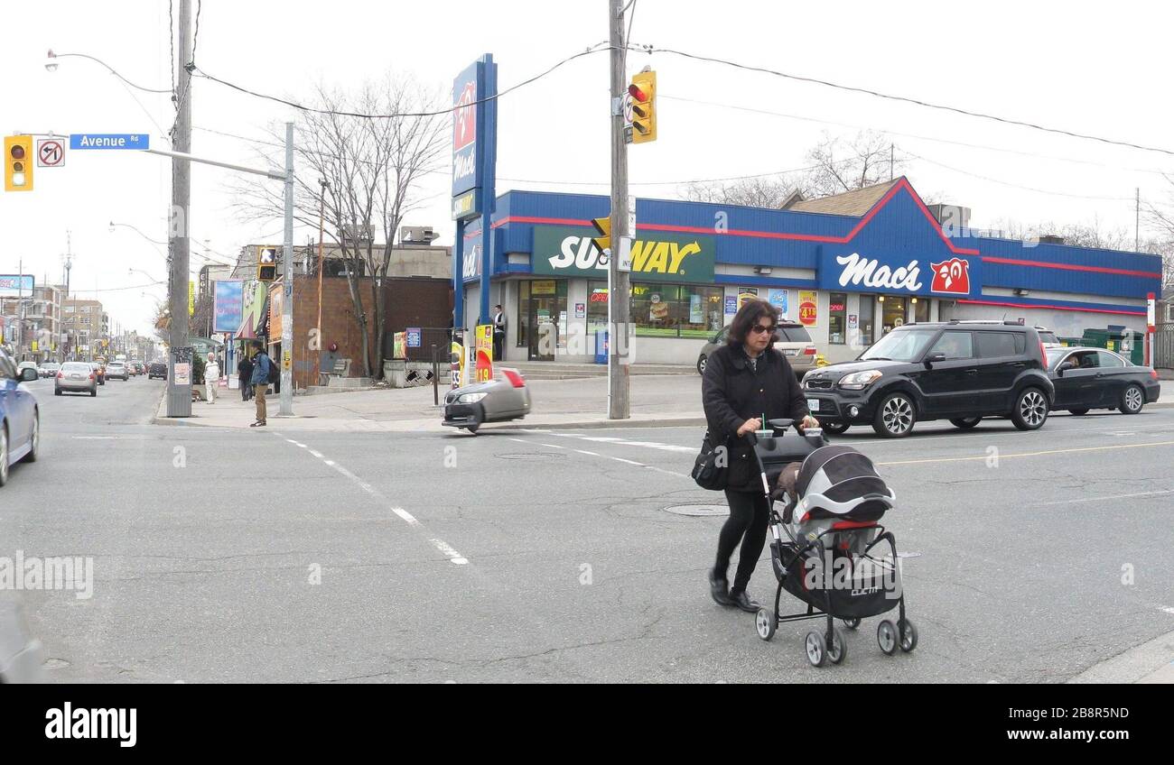 Eglinton avenue hi-res stock photography and images - Alamy
