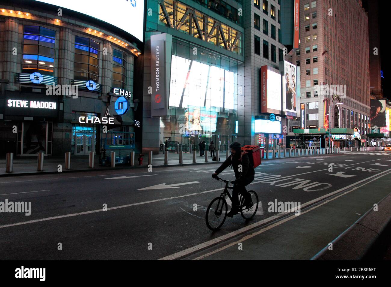 Empty landmarks times square hi-res stock photography and images - Alamy