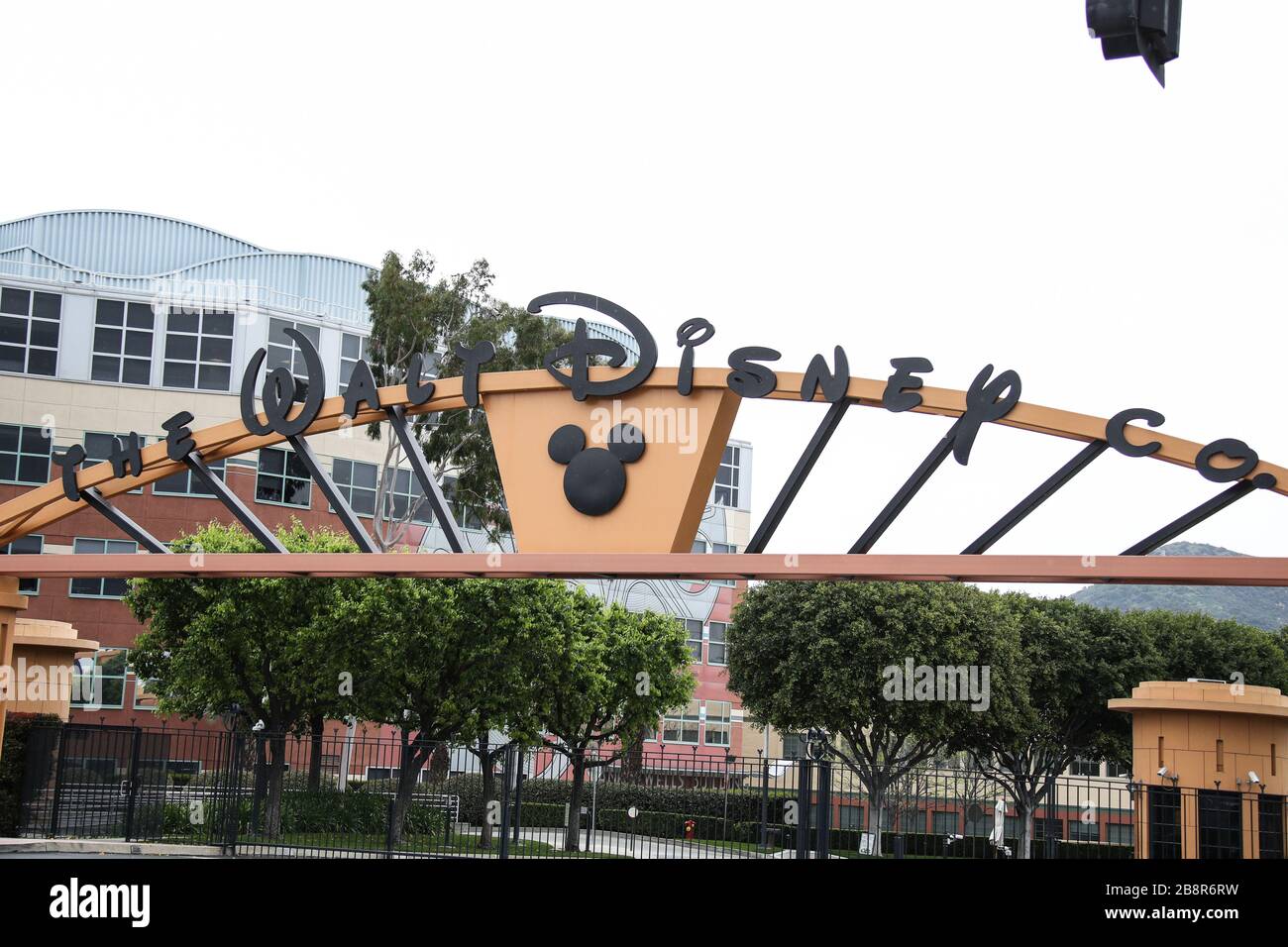 Disney burbank california building hi-res stock photography and images ...