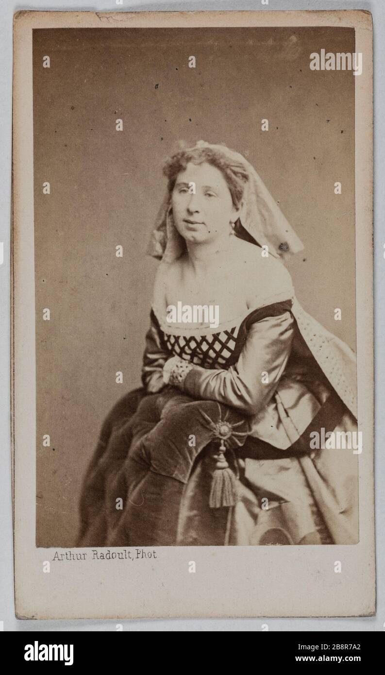 Portrait of Florence (actress theater comedy Delassements) Portrait de ...