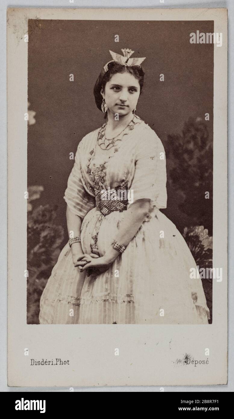 Portrait of Laura Fonta (dancer at the Opera) Portrait de Laura Fonta ...