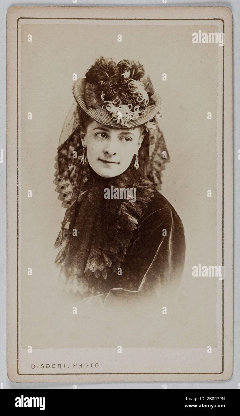 Portrait of Fowler (actress) Portrait de Fowler, actrice. Photographie ...