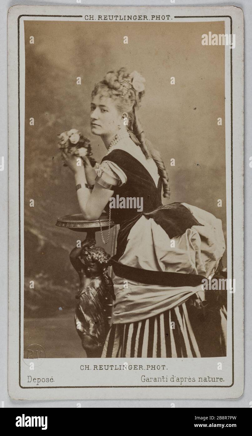 Portrait of Foye (actress) Portrait de Foye, actrice. Photographie de ...