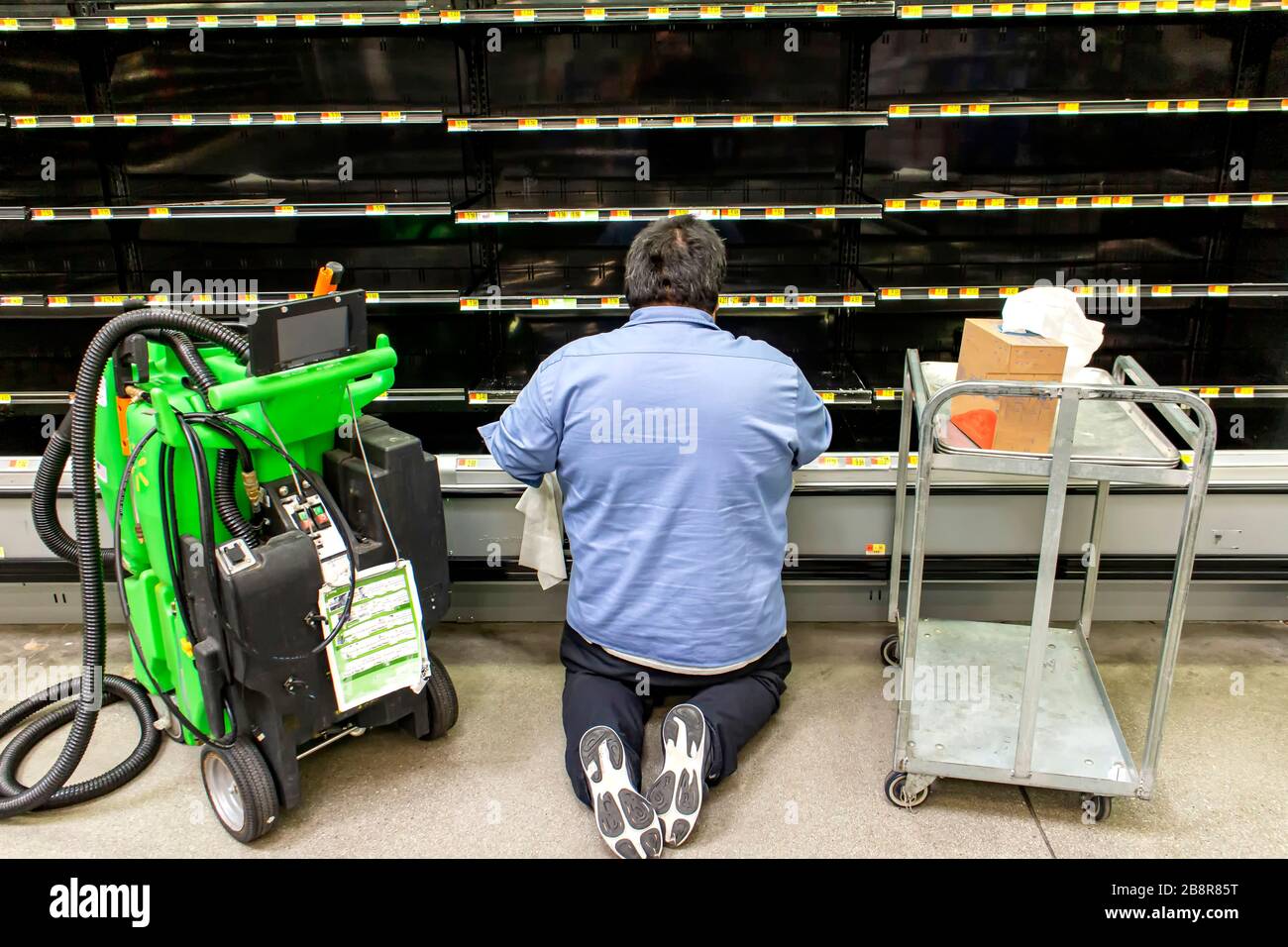 Shop store sign clean cleaning hi-res stock photography and images - Alamy