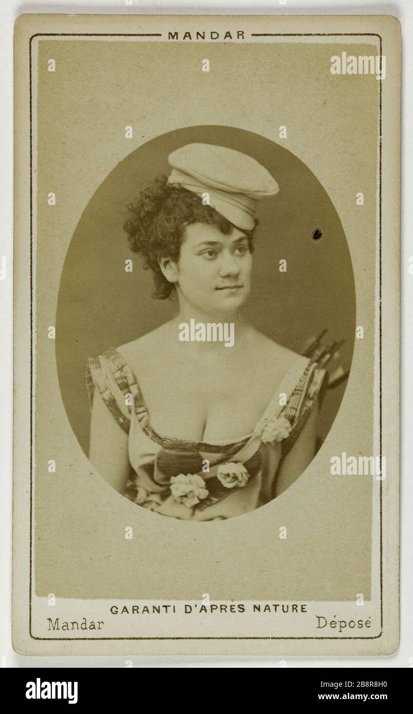 Portrait of Gillet (actress) Portrait de Gillet, actrice. Carte de ...