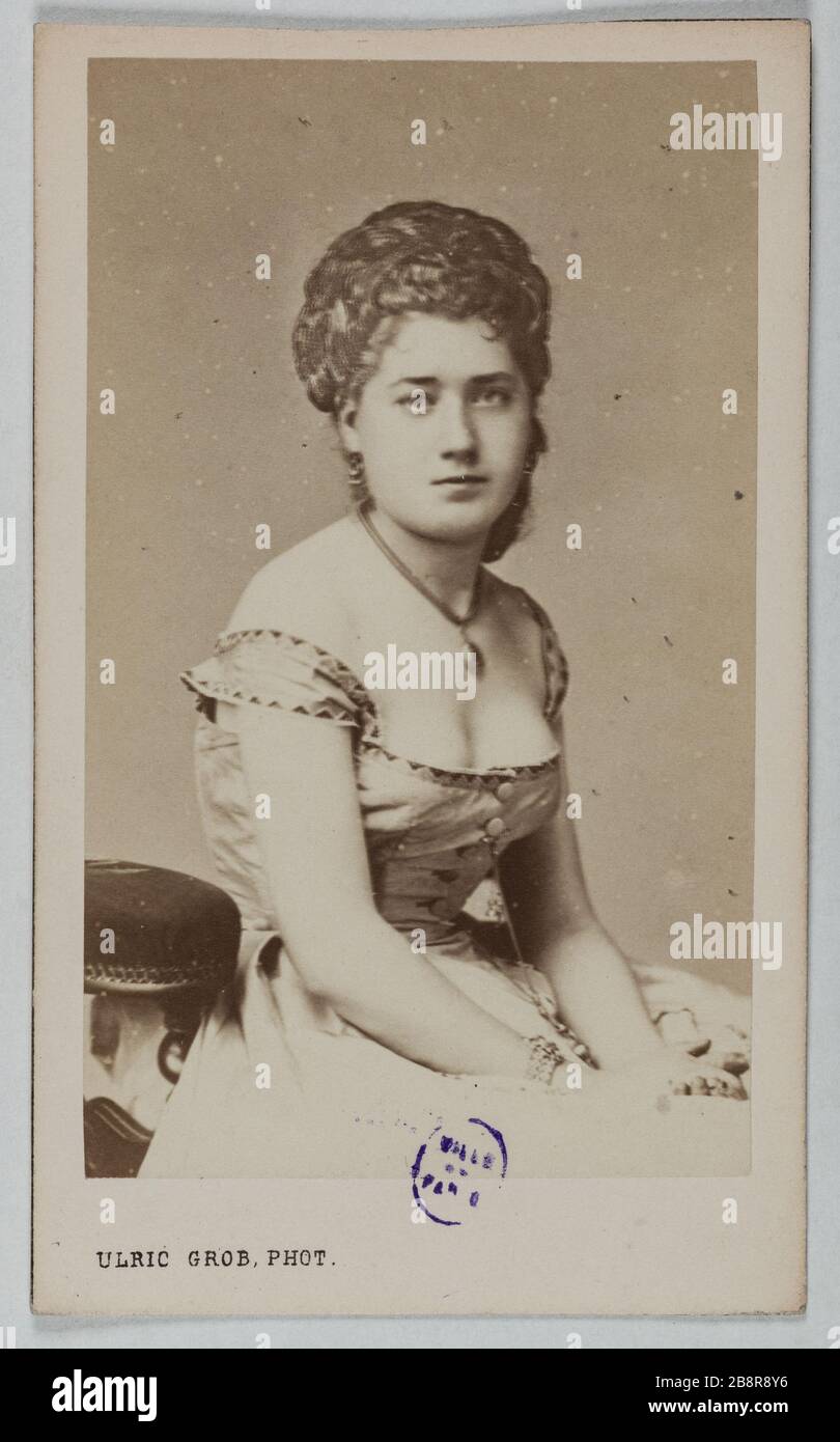 Portrait of Gabrielle (actress Variety Theater) Portrait de Gabrielle ...