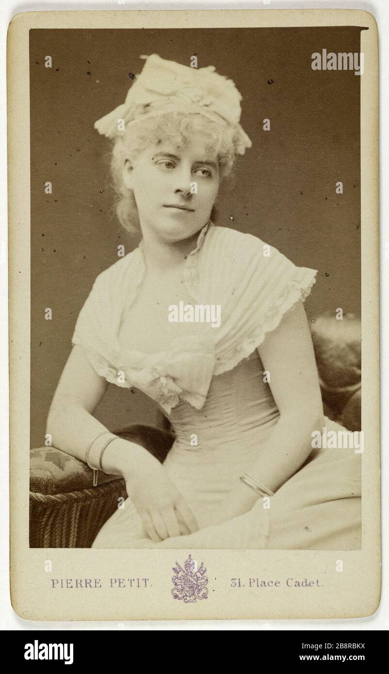 Portrait of Lachaud (actress) Portrait de Lachaud, actrice. Carte de ...