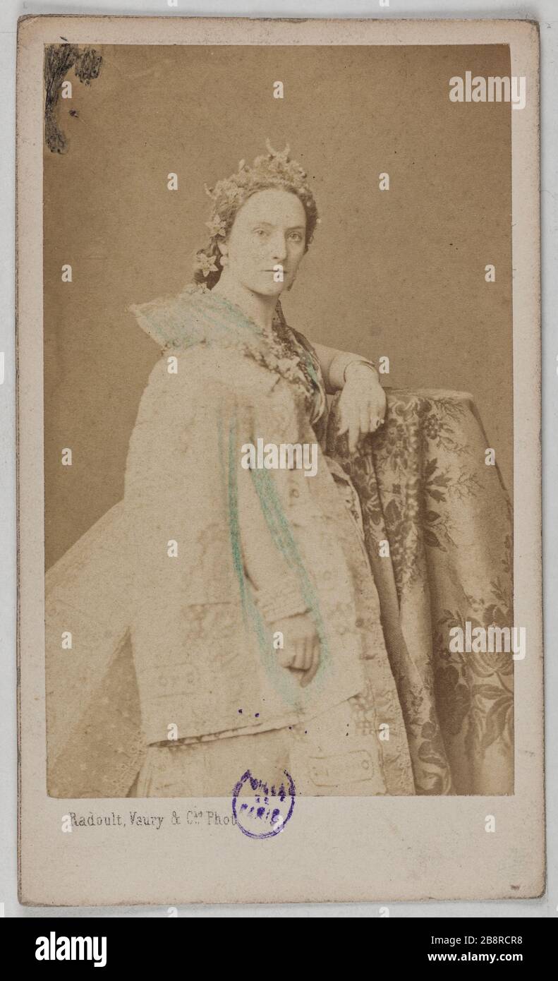 Portrait of Caroline Jullien (actress) Portrait de Caroline Jullien ...