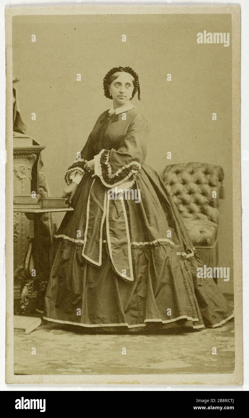 Portrait of Lagrua Emma (singer) Portrait d'Emma Lagrua, chanteuse ...