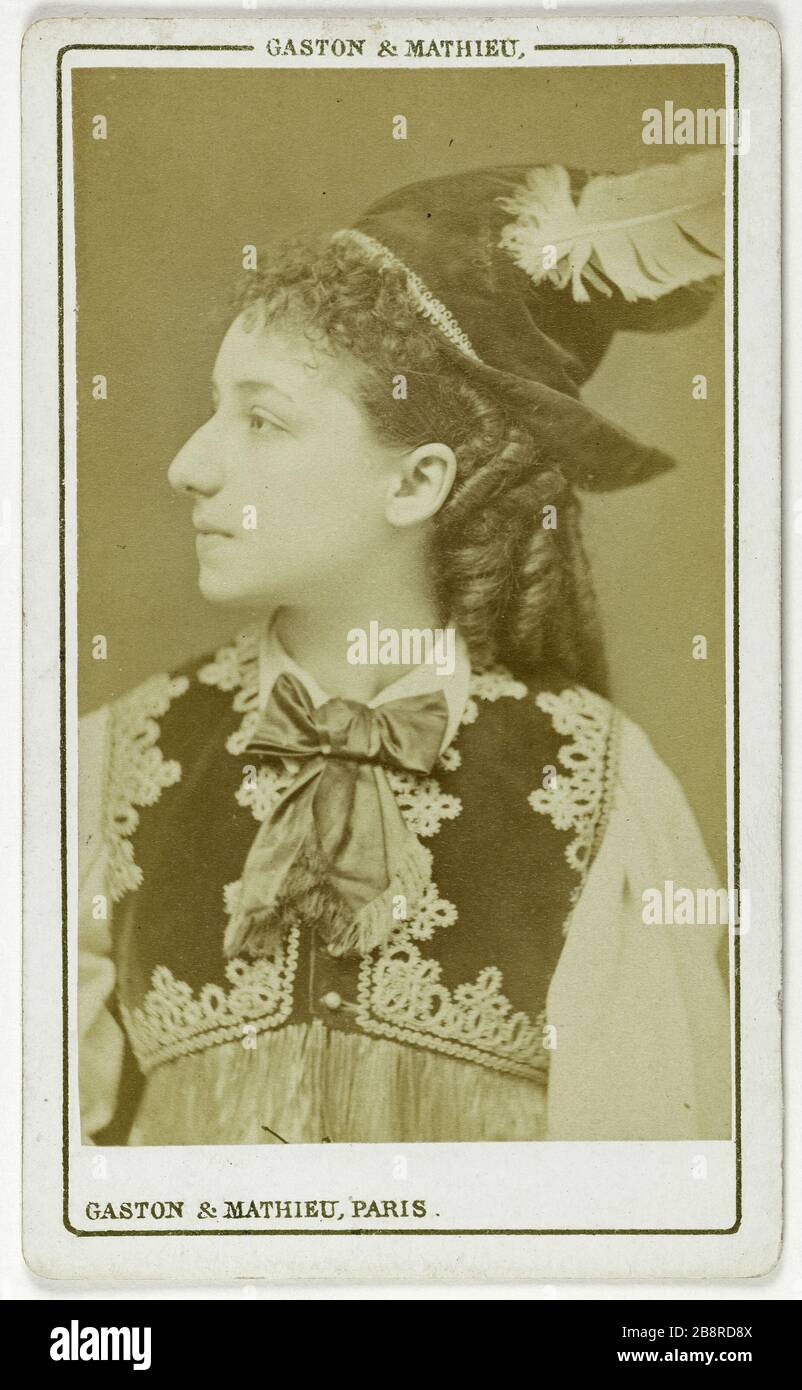 Portrait of Laura (dancer) Portrait de Laura, danseuse. Carte de visite ...