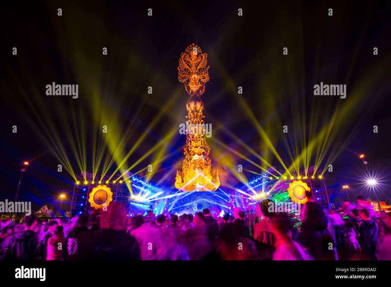 People watch rock concerts at night Stock Photo - Alamy