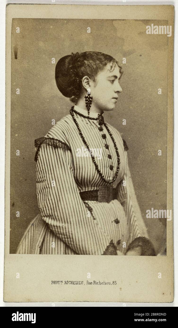 Portrait of Leonide Leblanc, (1842-1894), (actress) Portrait de Léonide ...
