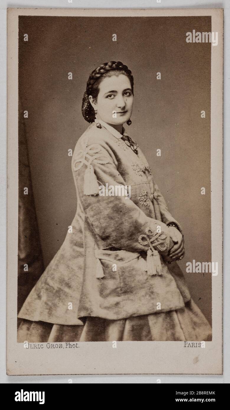 Portrait of Loye Helen (actress) Portrait de Hélène Loye, actrice ...