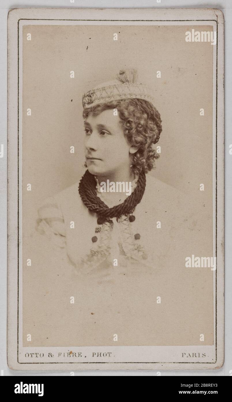 Portrait of Lucia (actress) Portrait de Lucia, actrice. Carte de visite (recto). Photographie d ...