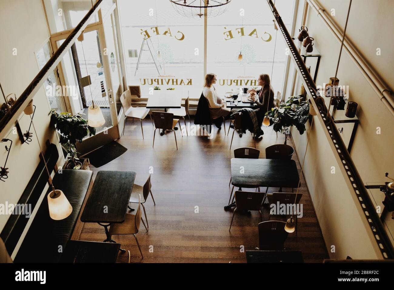 Cafe restaurant coffee bar business people tables Stock Photo - Alamy