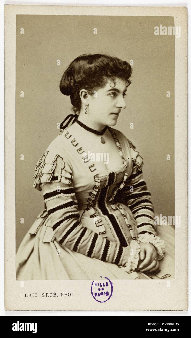 Portrait of Mace, actress. Ulric Grob (actif entre 1860 et 1900 ...