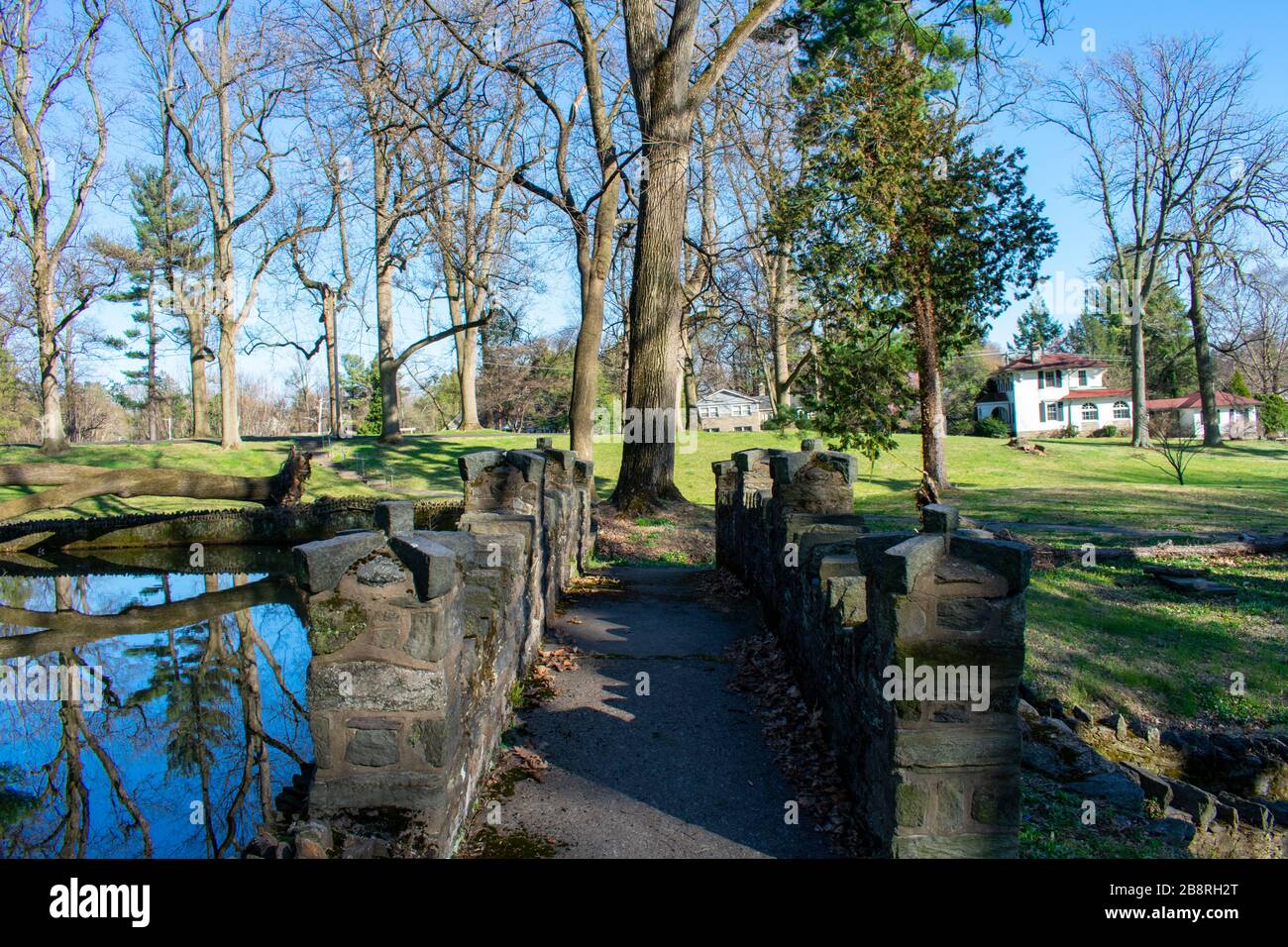 Cobblestone bridge hi-res stock photography and images - Alamy