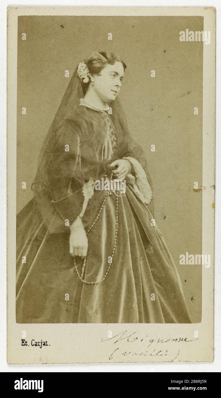 Mignonne hi-res stock photography and images - Alamy