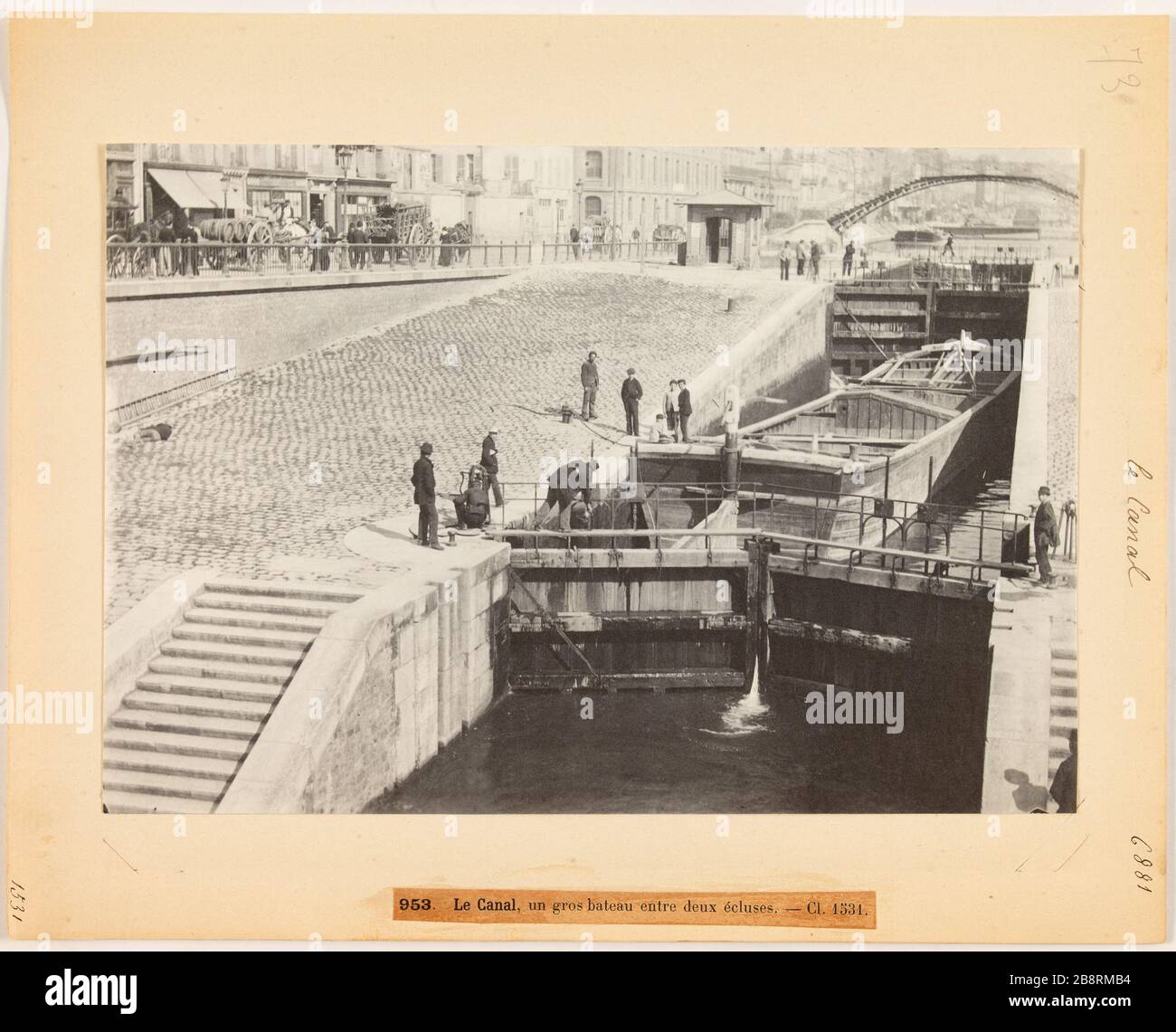 The channel / 953. The Channel, a big boat between two locks. - Cl ...