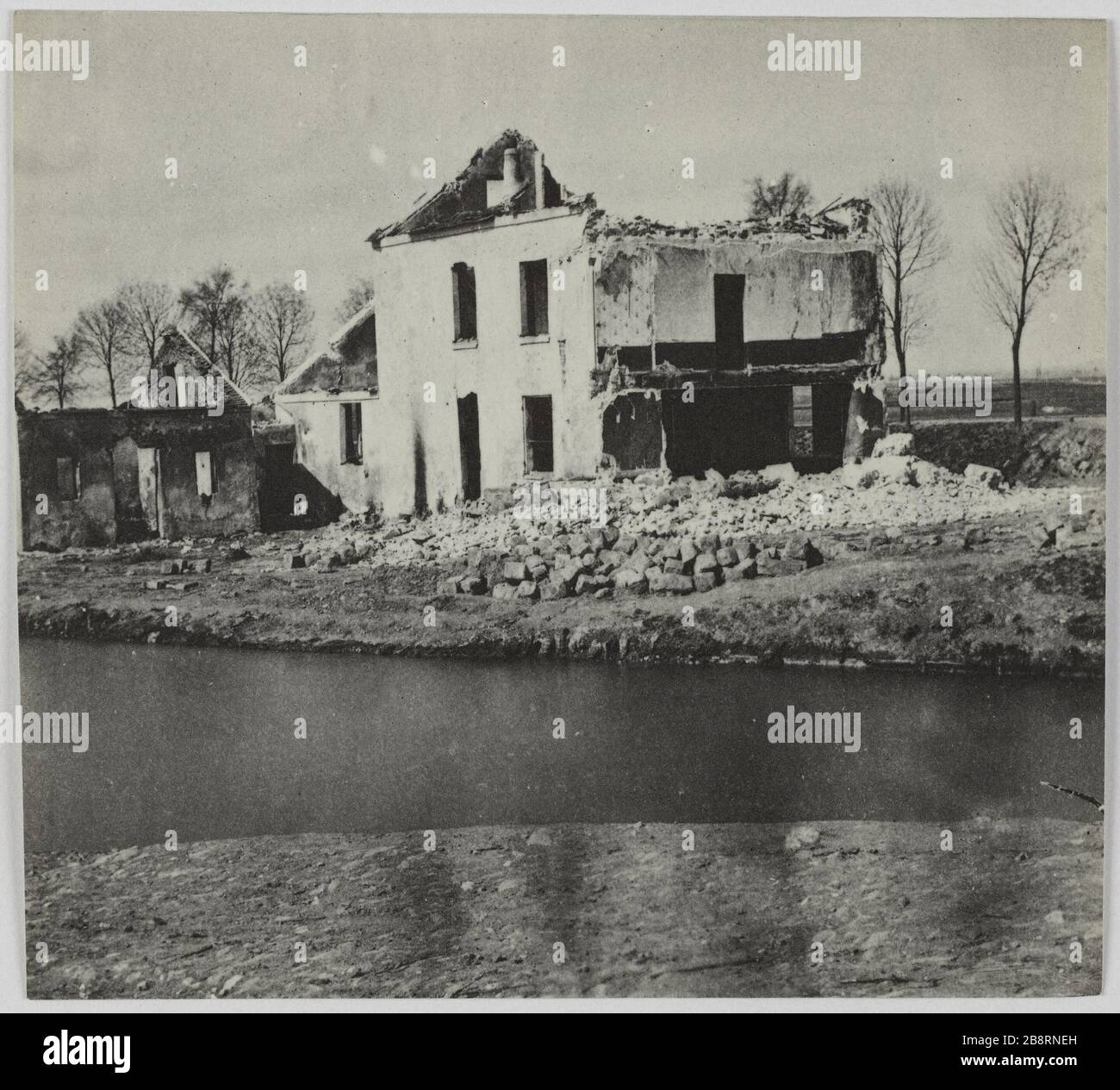 Bombed house hi-res stock photography and images - Alamy