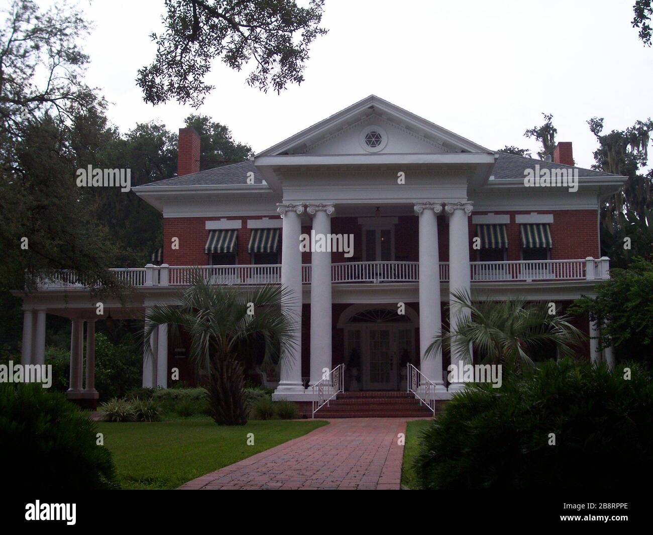 Upload house High Resolution Stock Photography and Images - Alamy
