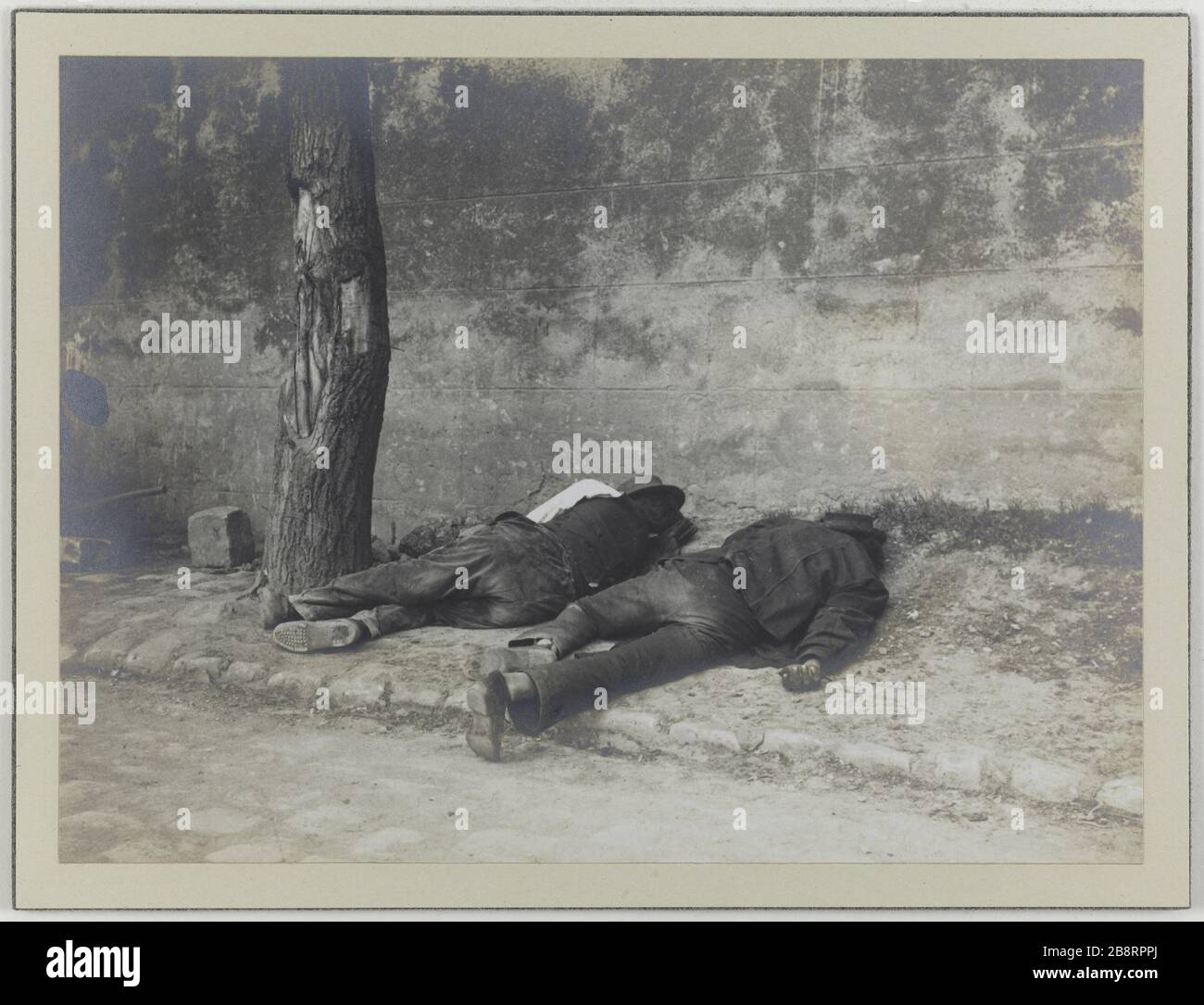 Homeless paris hi-res stock photography and images - Alamy