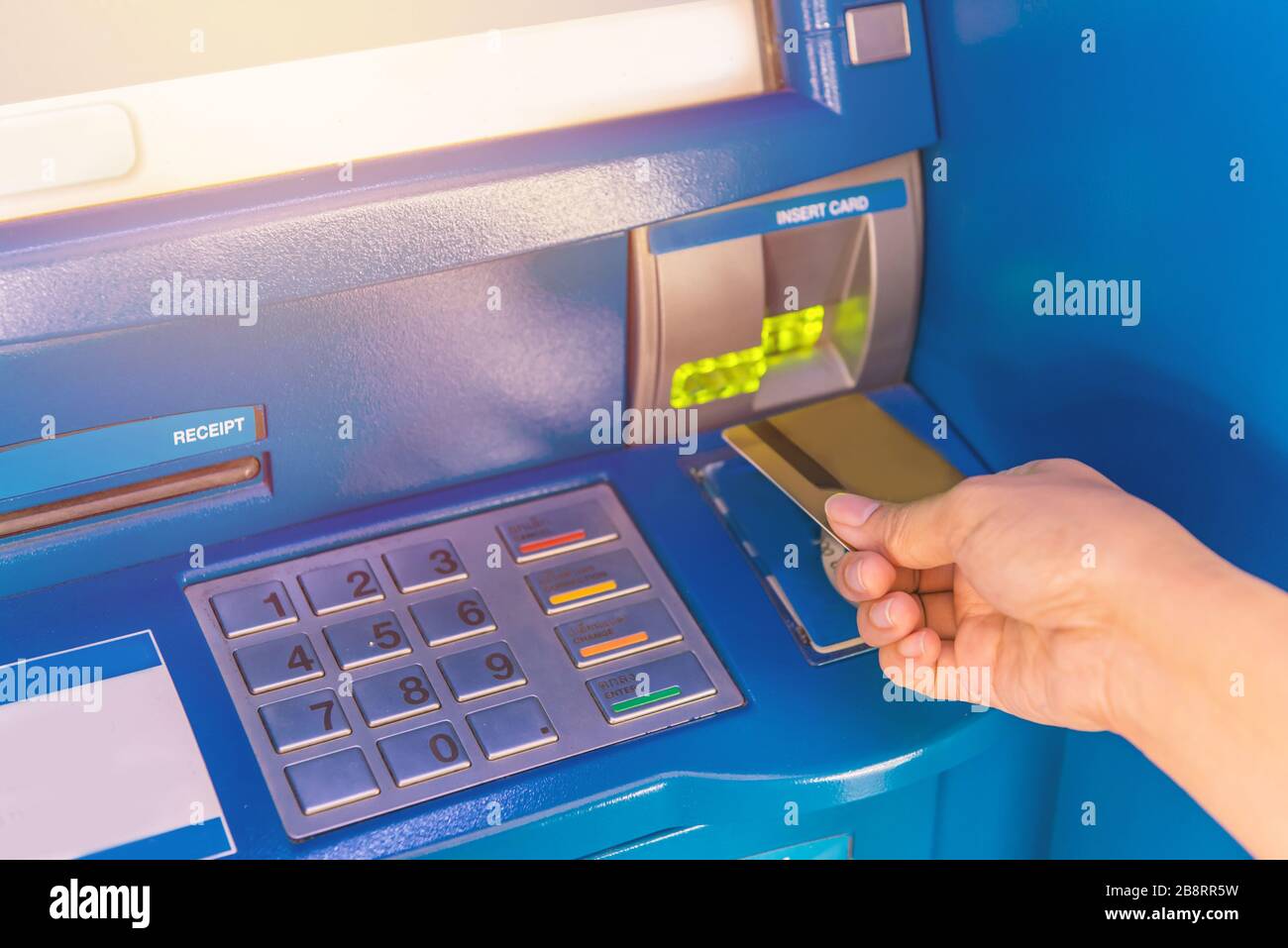 Which side of card do I insert? Leia aqui: How do you know which side ...