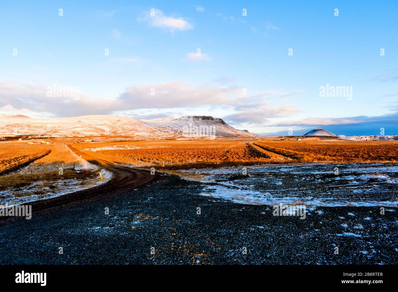 Golden hour snow hi-res stock photography and images - Alamy