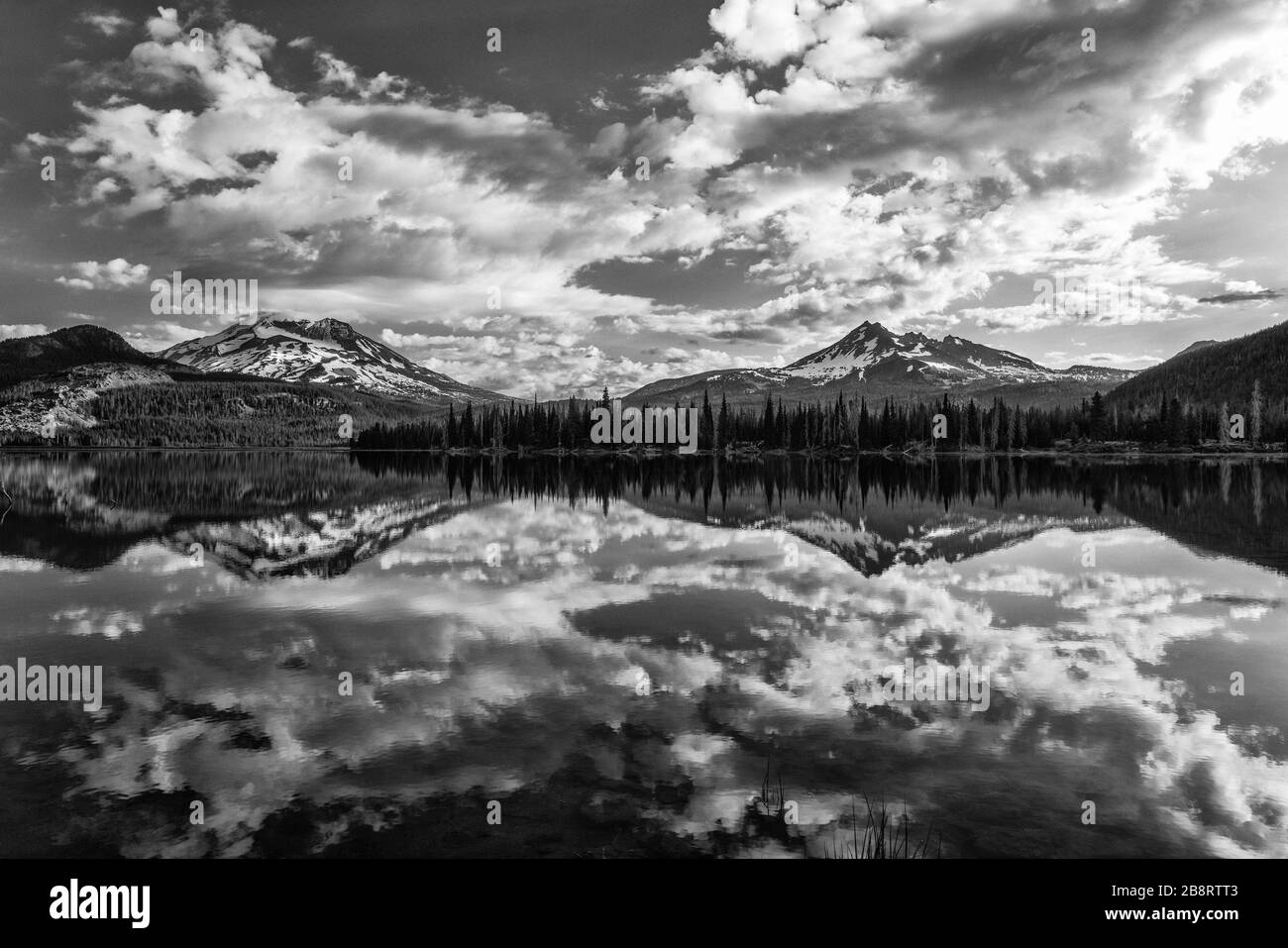 View lake mountain in Black and White Stock Photos & Images - Alamy