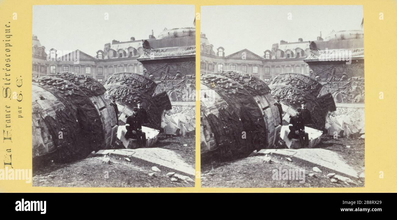 The Vendôme Column to the ground after being abbatue by the Communards ...