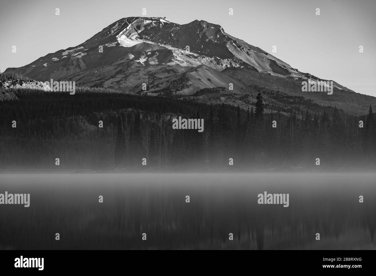 Top view forest mountains in Black and White Stock Photos & Images - Alamy