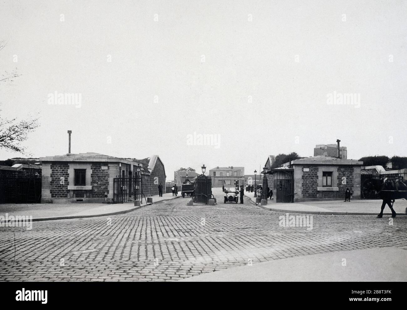 Porte pouchet hi-res stock photography and images - Alamy