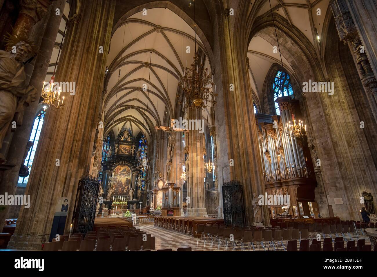 Wien stephansdom altar hi-res stock photography and images - Alamy