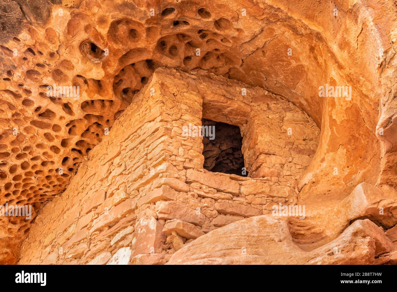 Honeycomb rocks hi-res stock photography and images - Alamy
