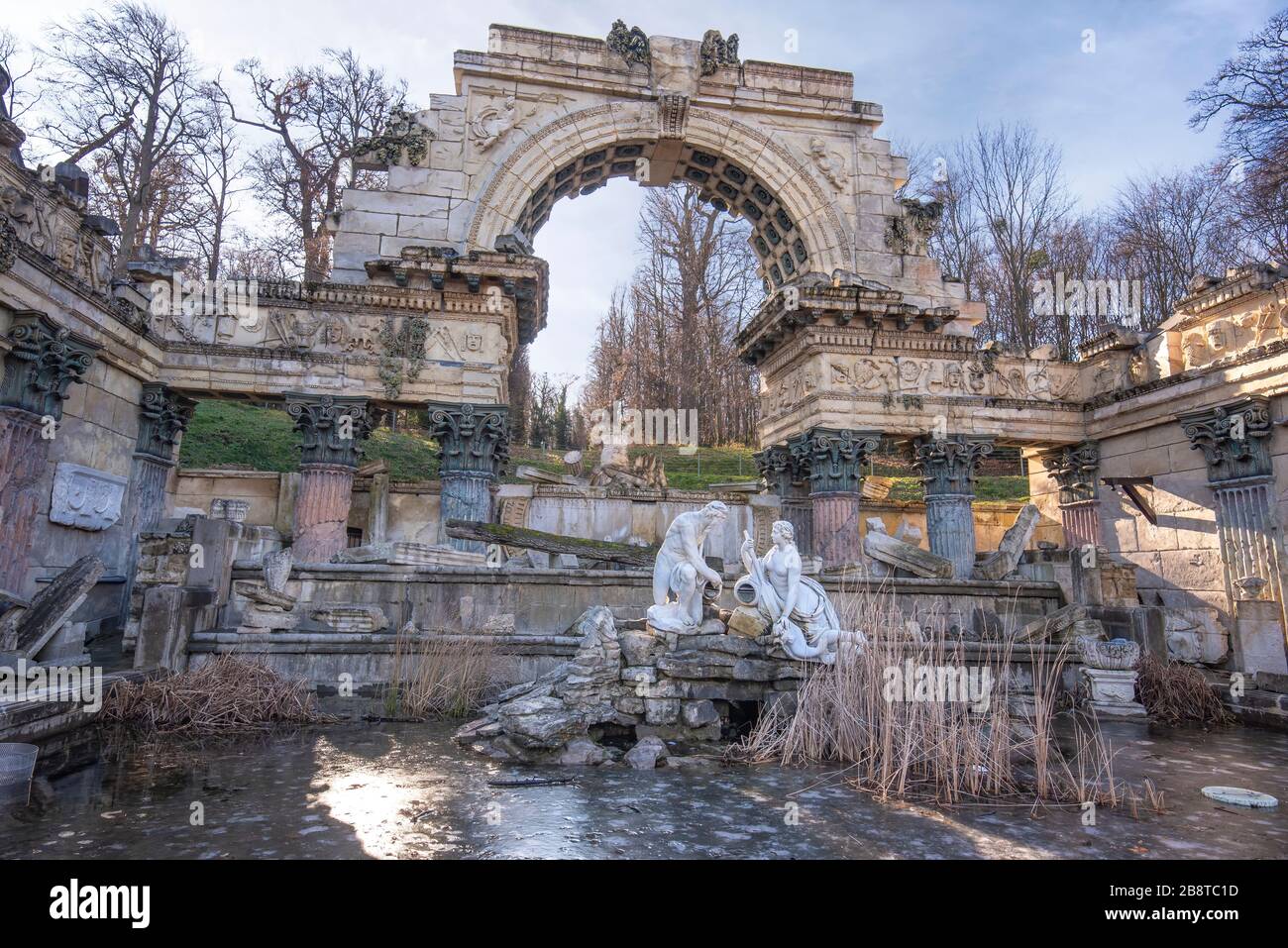 Vienna, Austria. Roman ruins with the fountain in the Schonbrunn Palace ...